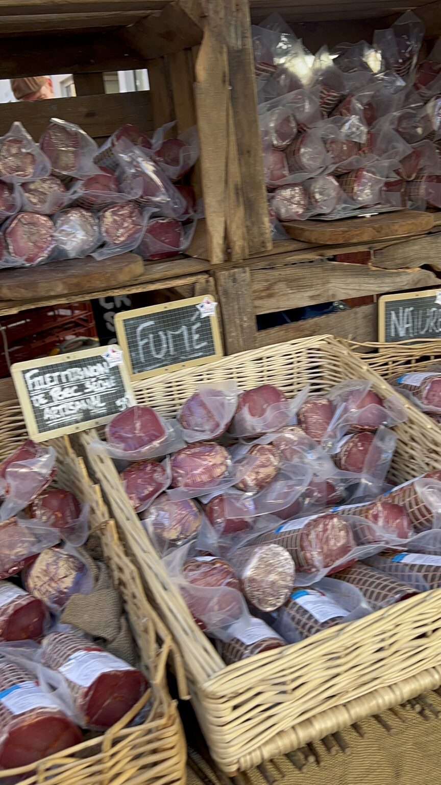 「生ハムはなぜあんなに美味しい？歴史・作り方・最高の楽しみ方を徹底解剖！」 - Bistro Petit a petit（ビストロ プティタプティ）